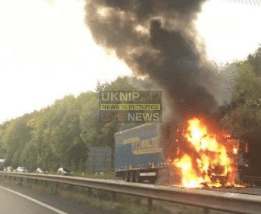 Traffic Chaos after Lorry Fire on the A34 near Didcot | UKNIP | UK News ...