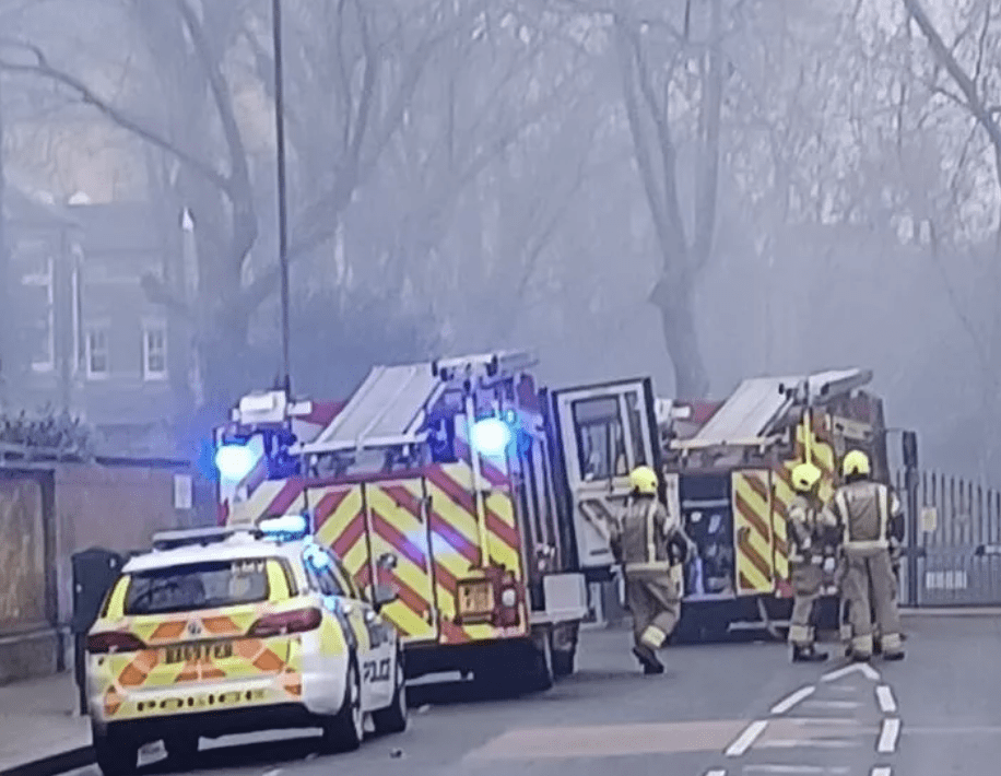 Major Fire Erupts at London Oratory School Brompton South West London ...
