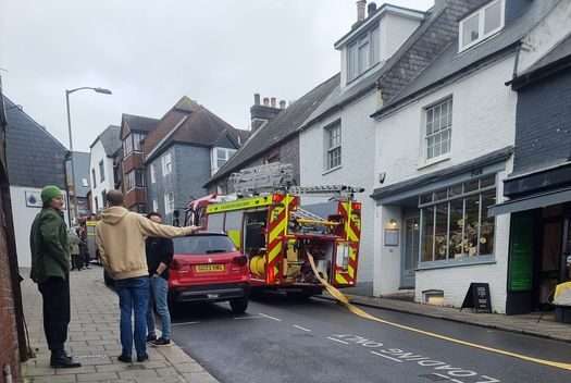 East Sussex Fire and Rescue Service Quickly Responds to Kitchen Fire in ...