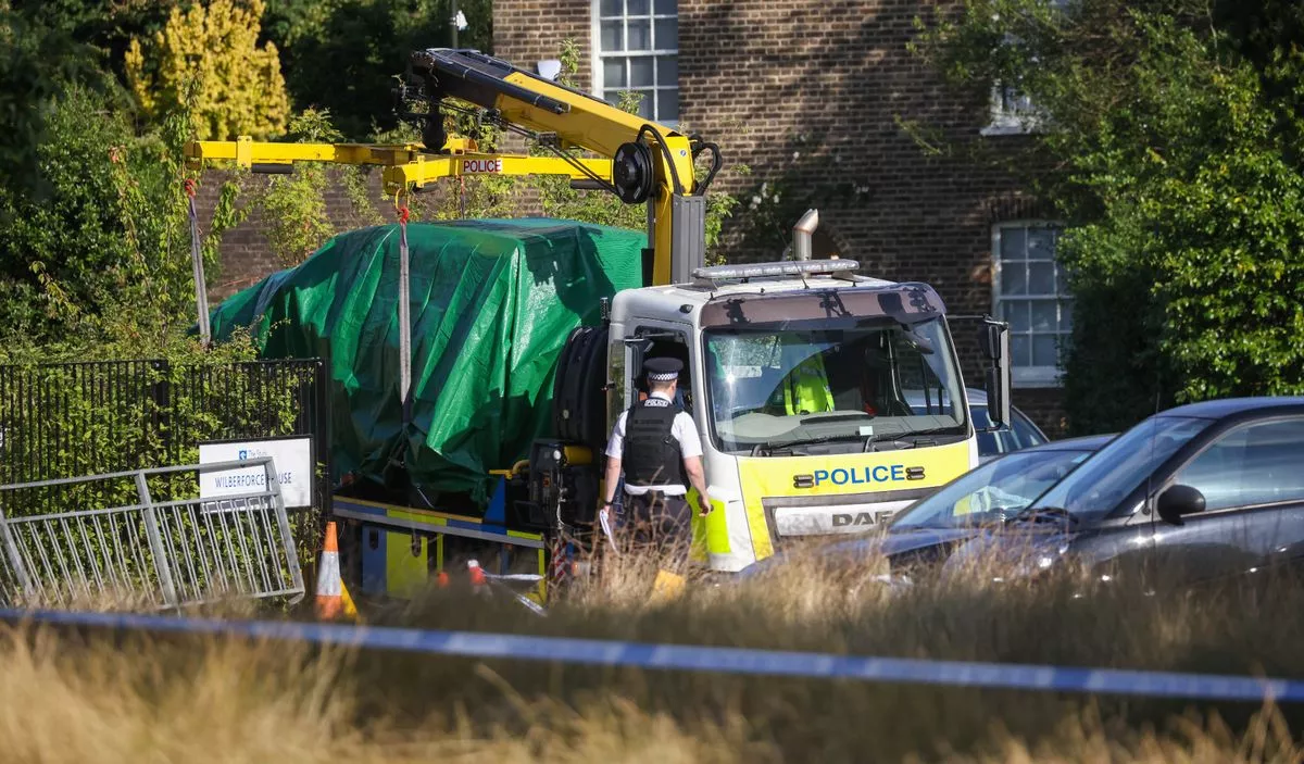Met Police Reopen Investigation into Land Rover Crash That Killed Two ...