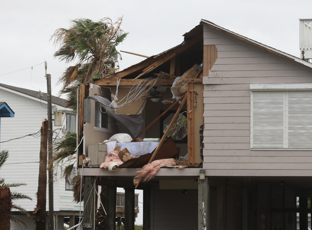 House Blaze in Freeport and Aftermath in Surfside Beach as Hurricane ...