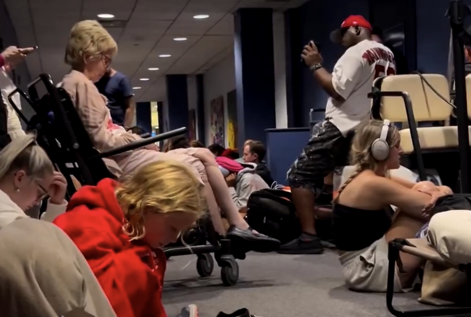 Tornado Sirens Sound in Chicago as National Weather Service Confirms 10 ...