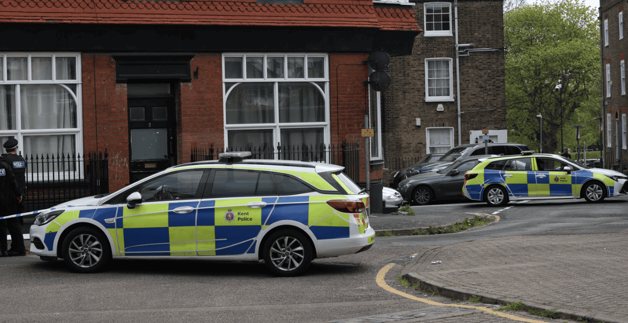 Armed Police Arrest Man Following Disturbance in Gravesend | UKNIP | UK ...