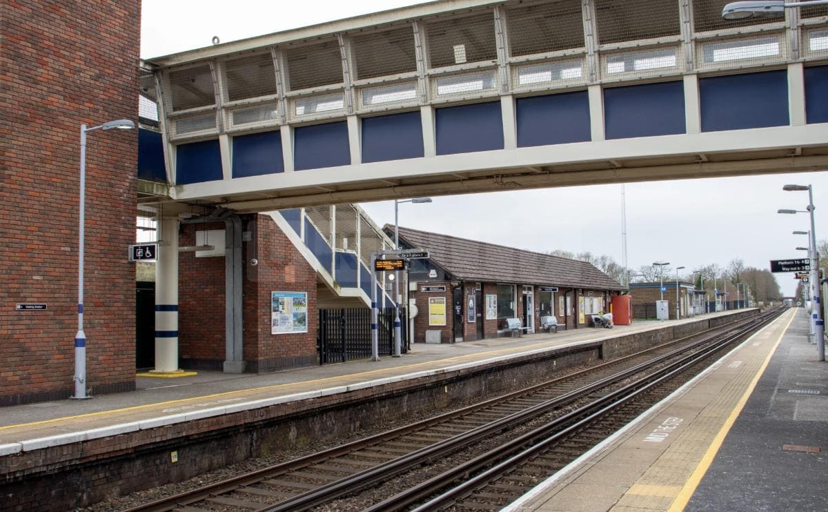 Person Dies After Being Hit by Train Near Staplehurst - UK News in Pictures