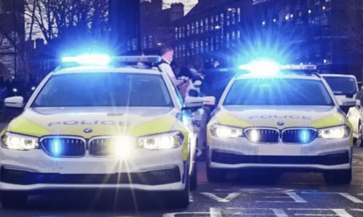 Man in 20s Repeatedly Stabbed in Newham as Police Hunt Suspects Linked ...