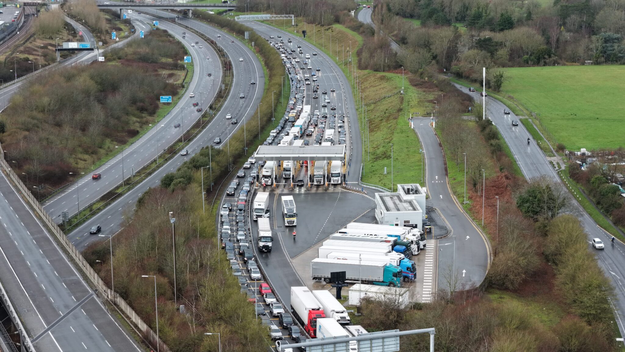 Shoreham Air Show crash pilot Andy Hill to face Manslaughter charges ...