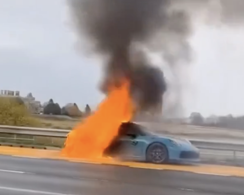 M25 Chaos: Car Fire Sparks Mile-Long Delays in Essex - UKNIP