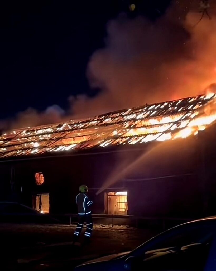 Massive Fire Erupts at Walsall Fireworks Warehouse - UKNIP