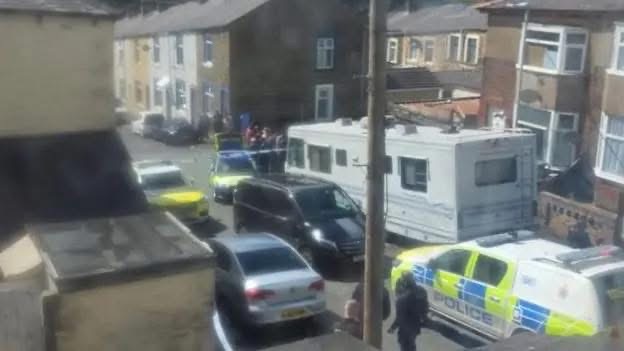 Teenager Stabbed in Neck in Brierfield as Man Arrested - uknip.co.uk